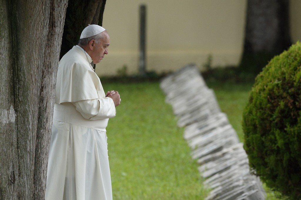 Pope Francis: a prayer for peace throughout the world – Archdiocese of ...