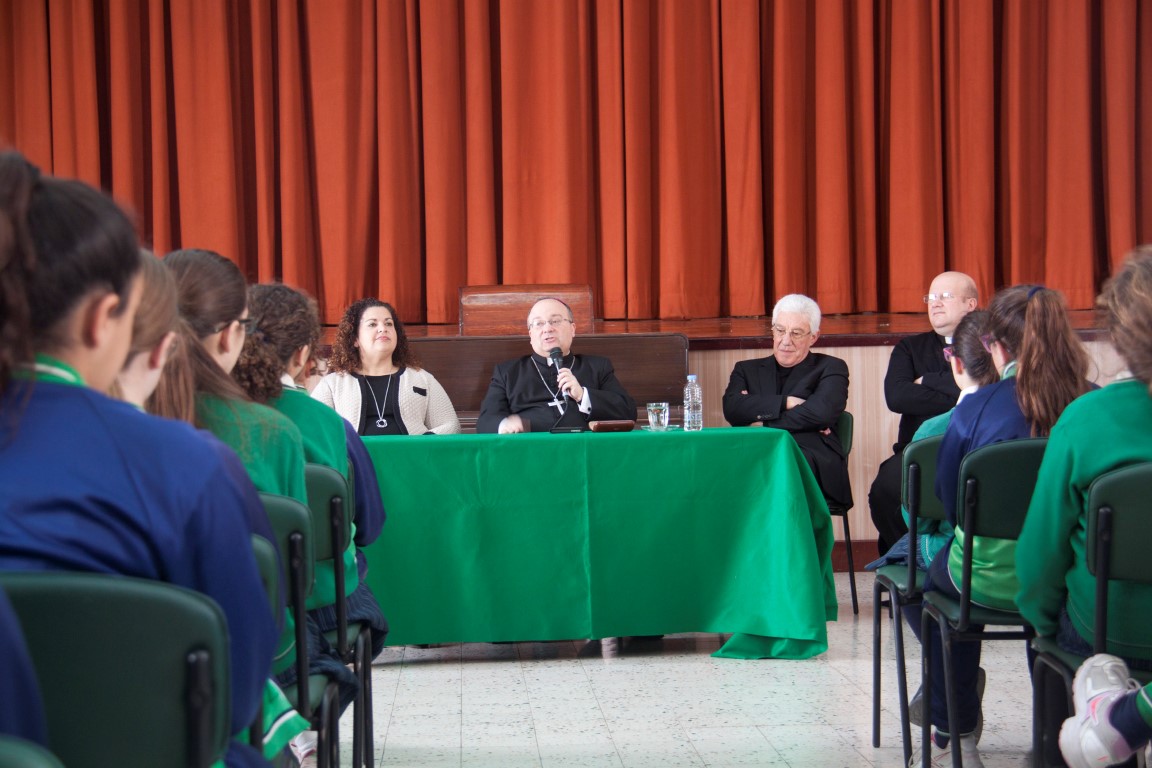 The Archbishop meets students from St Joseph School, Blata l-Bajda ...