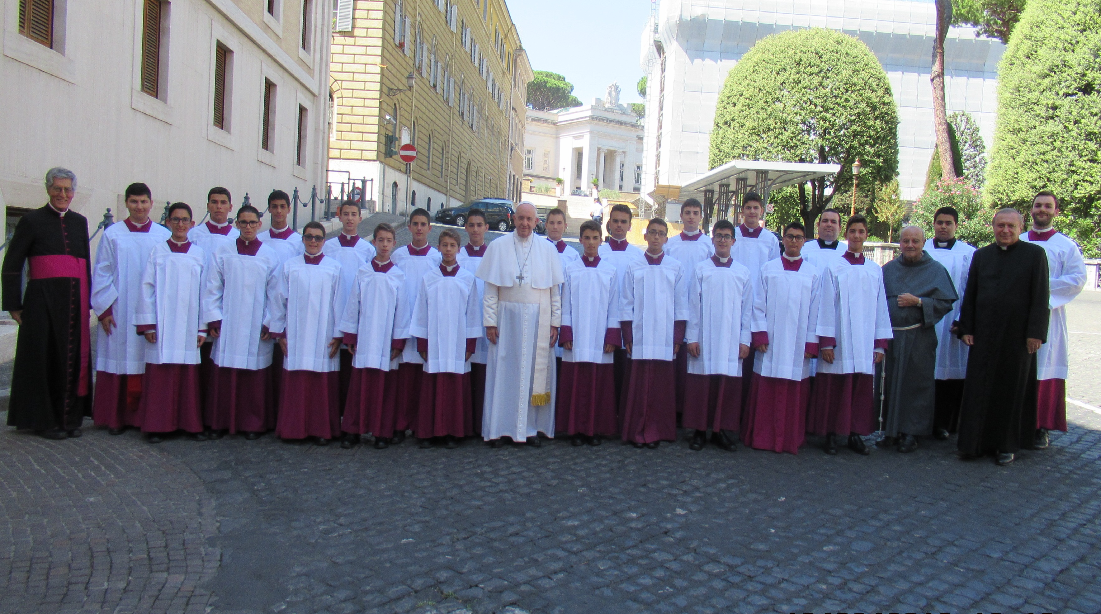 The Pope meets with second group of Maltese altar boys – Archdiocese of ...