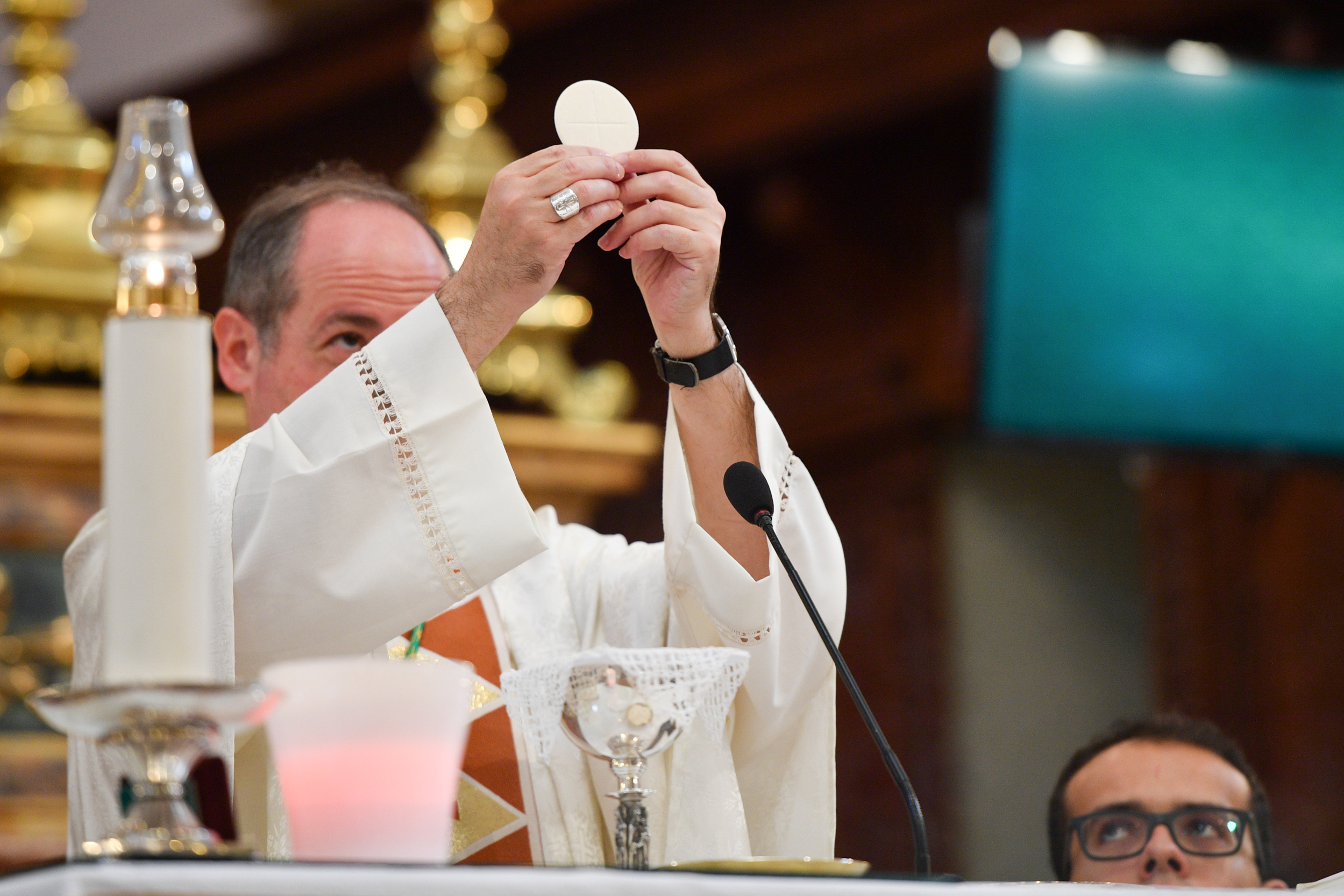 The Eucharist helps us to be instruments of unity – The Auxiliary ...
