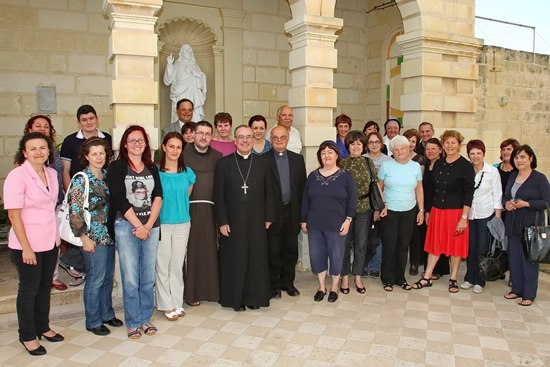 Archbishop meets Parish Commissions in Ħal Safi – Archdiocese of Malta
