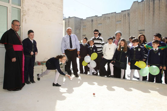 ARCHBISHOP VISITS GĦAXAQ PRIMARY SCHOOL – Archdiocese of Malta