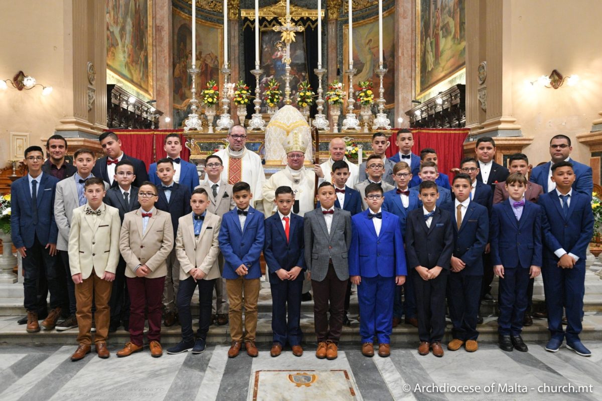 Adolescents from Zabbar parish receive the Sacrament of Confirmation ...