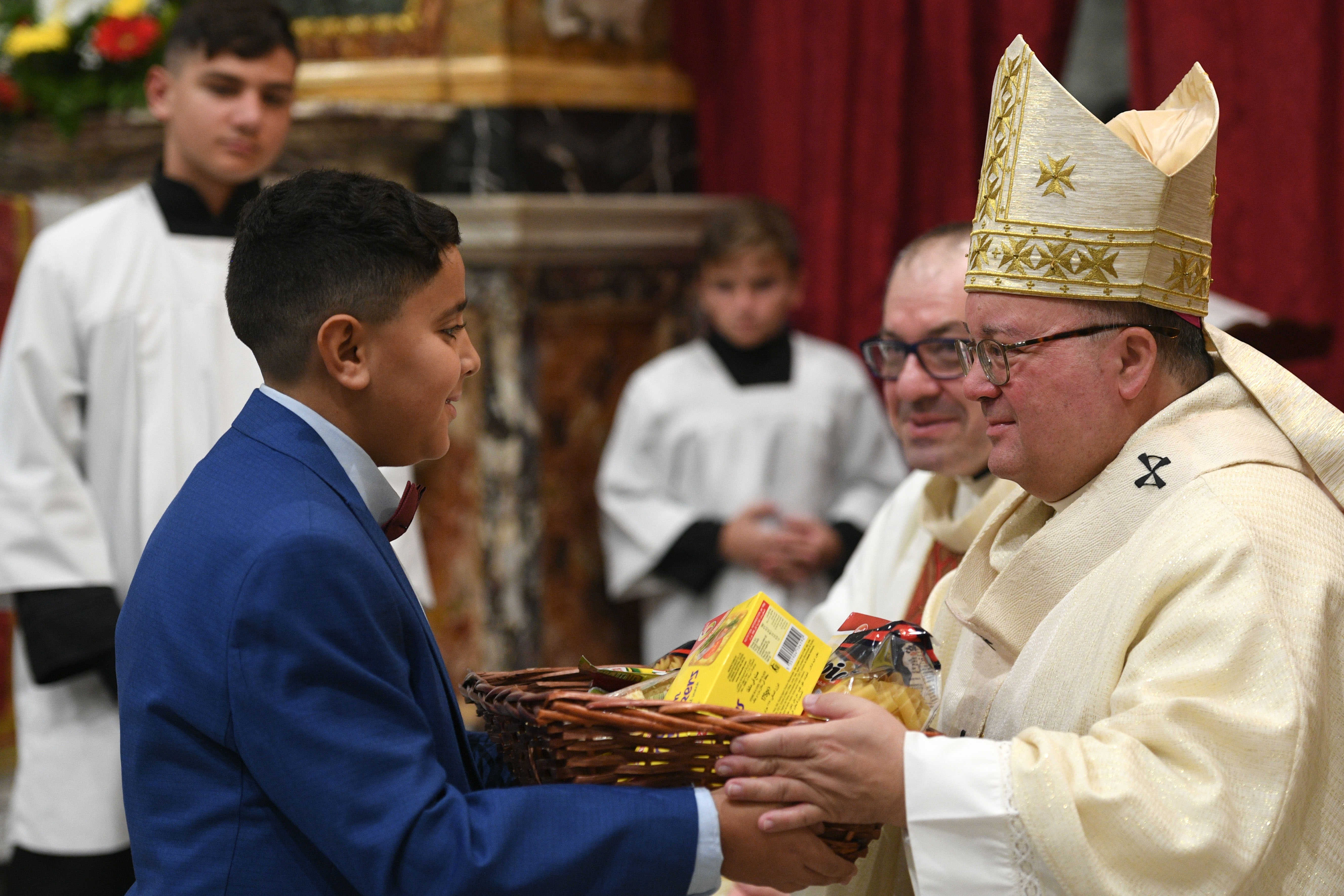 Adolescents from Zabbar parish receive the Sacrament of Confirmation ...
