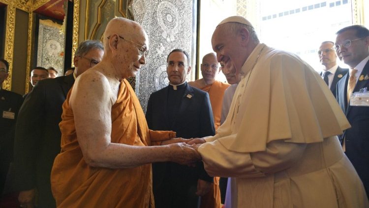 Pope in Thailand: Catholics and Buddhists can live as “good neighbours ...