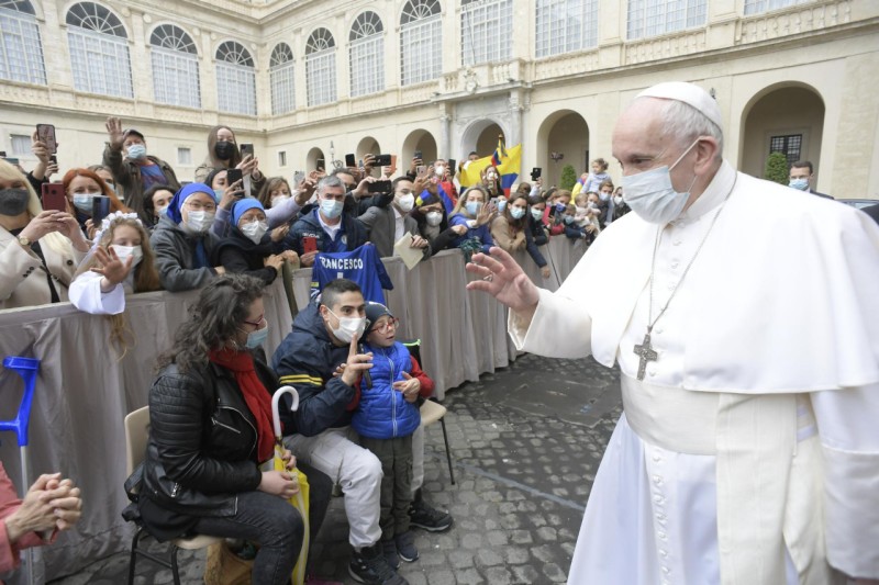 Pope during General Audience: distractions, time of barrenness, sloth ...