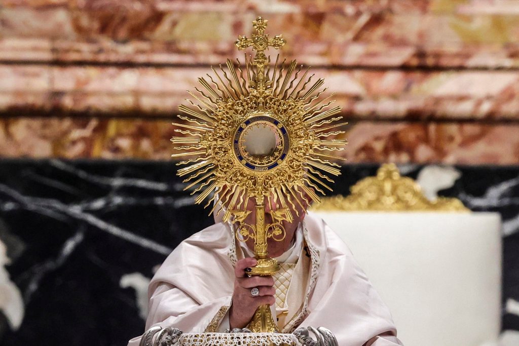 Pope at Angelus: The Eucharist is the bread of sinners not a reward of ...