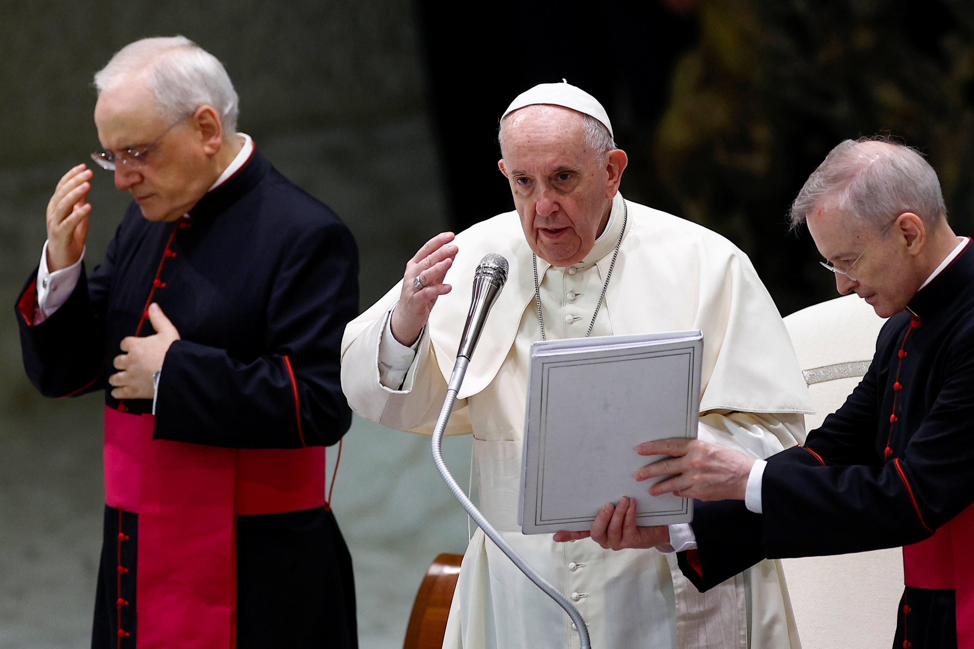 Pope at Audience calls for institutions to simplify adoption procedures ...