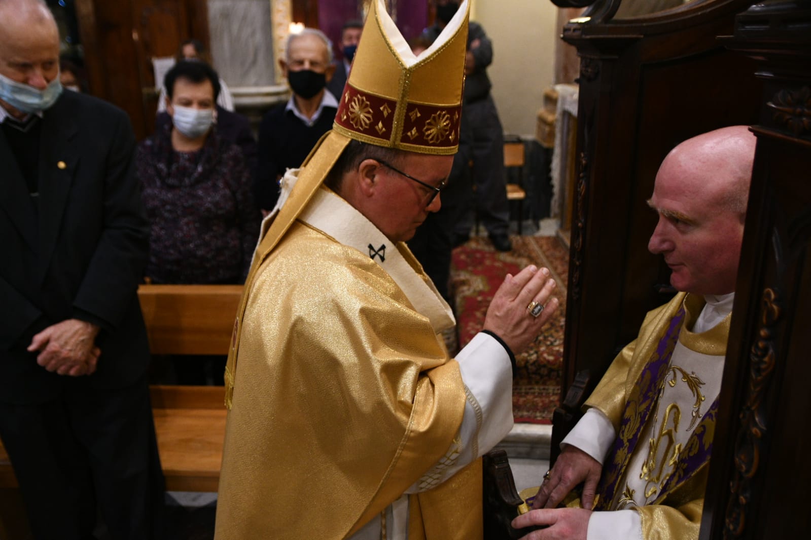 The priest must be a bridge that connects us to Jesus’ heart – The ...