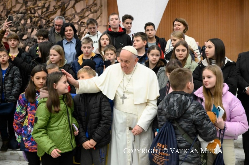 Pope at Audience: The pastoral heart suffers and the pastoral heart ...