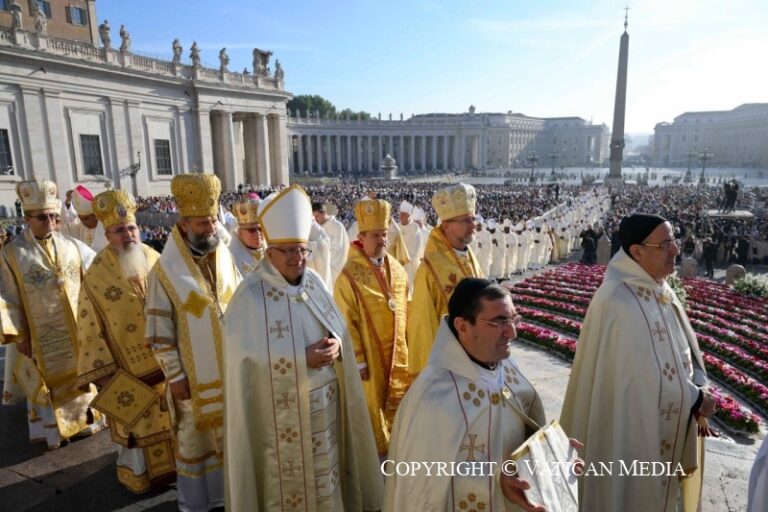 Pope at opening of Synod: Let us walk with the Holy Spirit ...