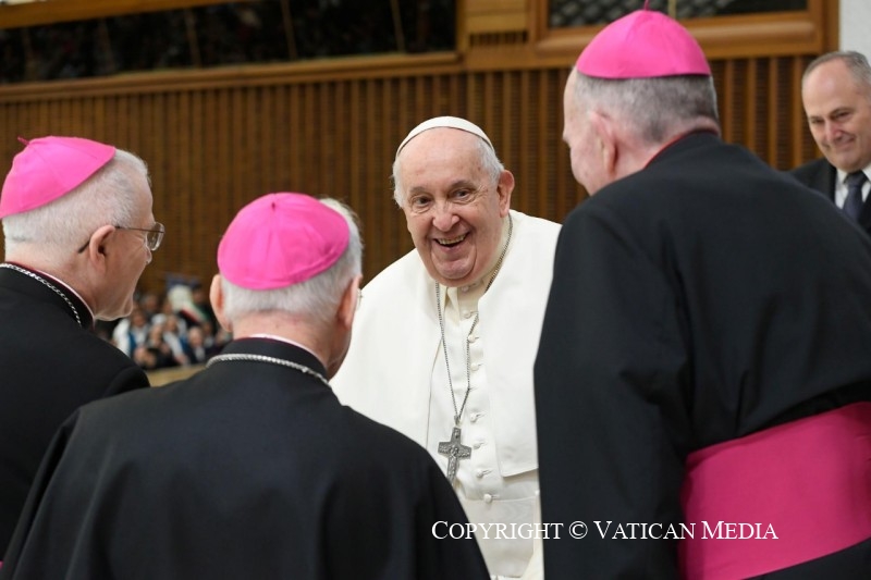 Pope at Audience – We have to learn how to behave when facing ...