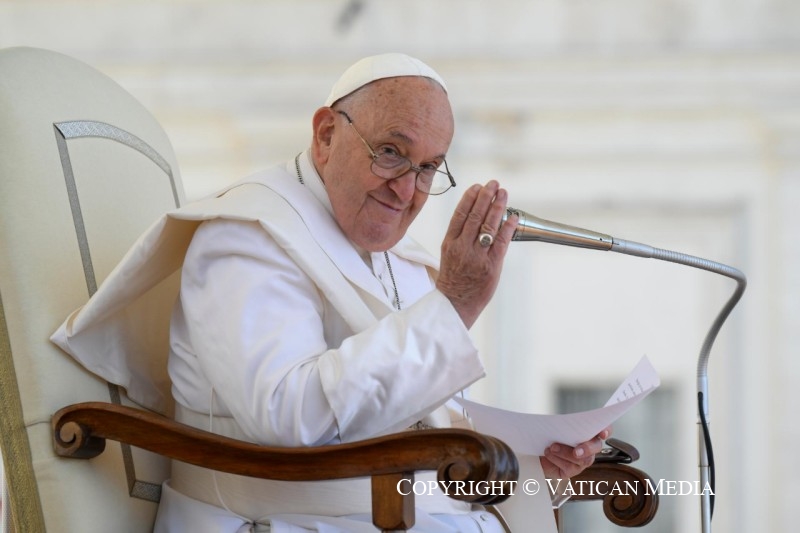 Pope at Audience: The Holy Spirit makes Scripture living and active ...