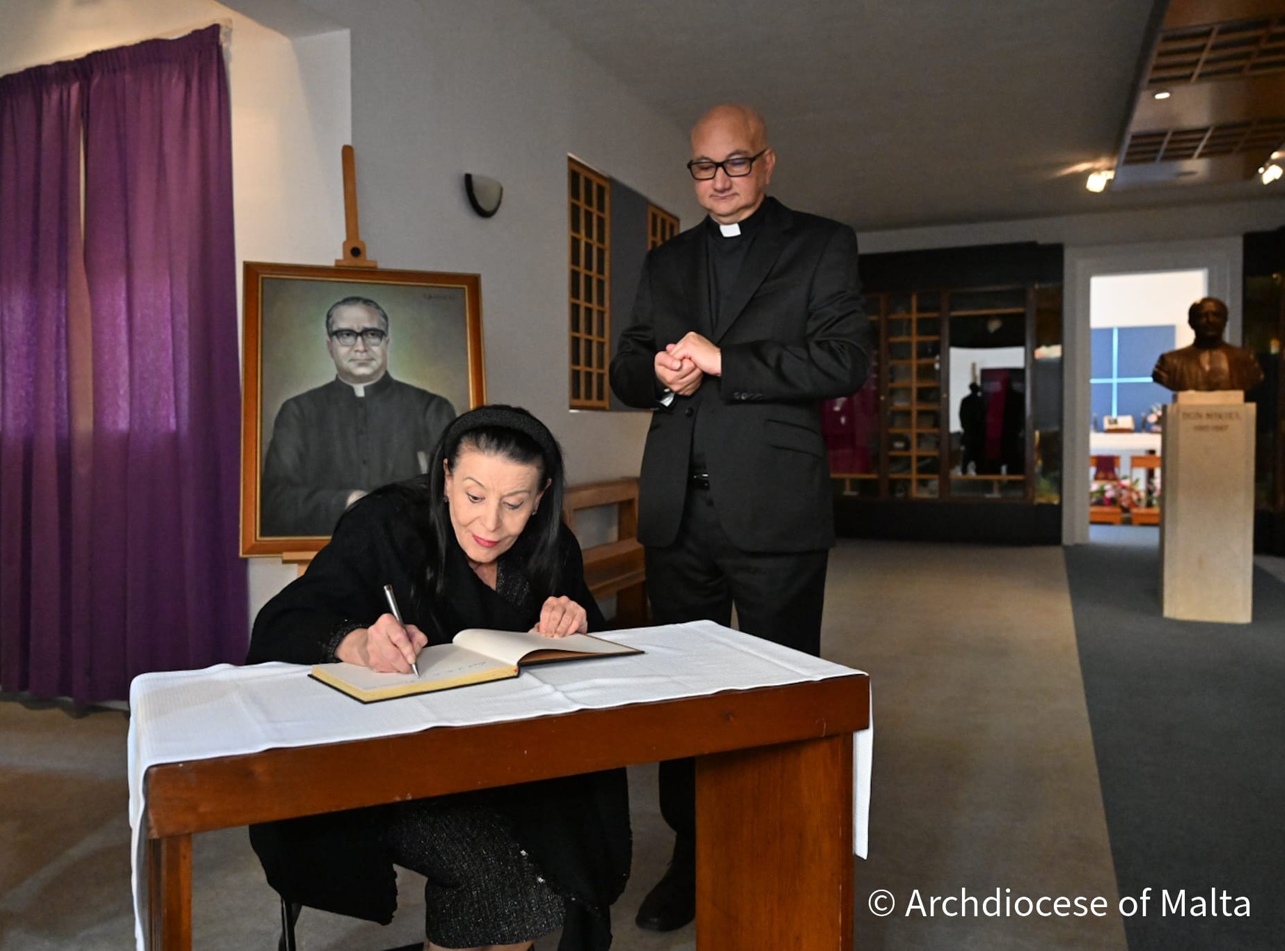 The President of Malta makes her first official visit to Dar tal ...