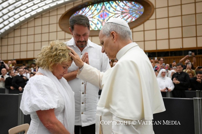Pope at Audience: Even at darkest moment, never too late to love and ...